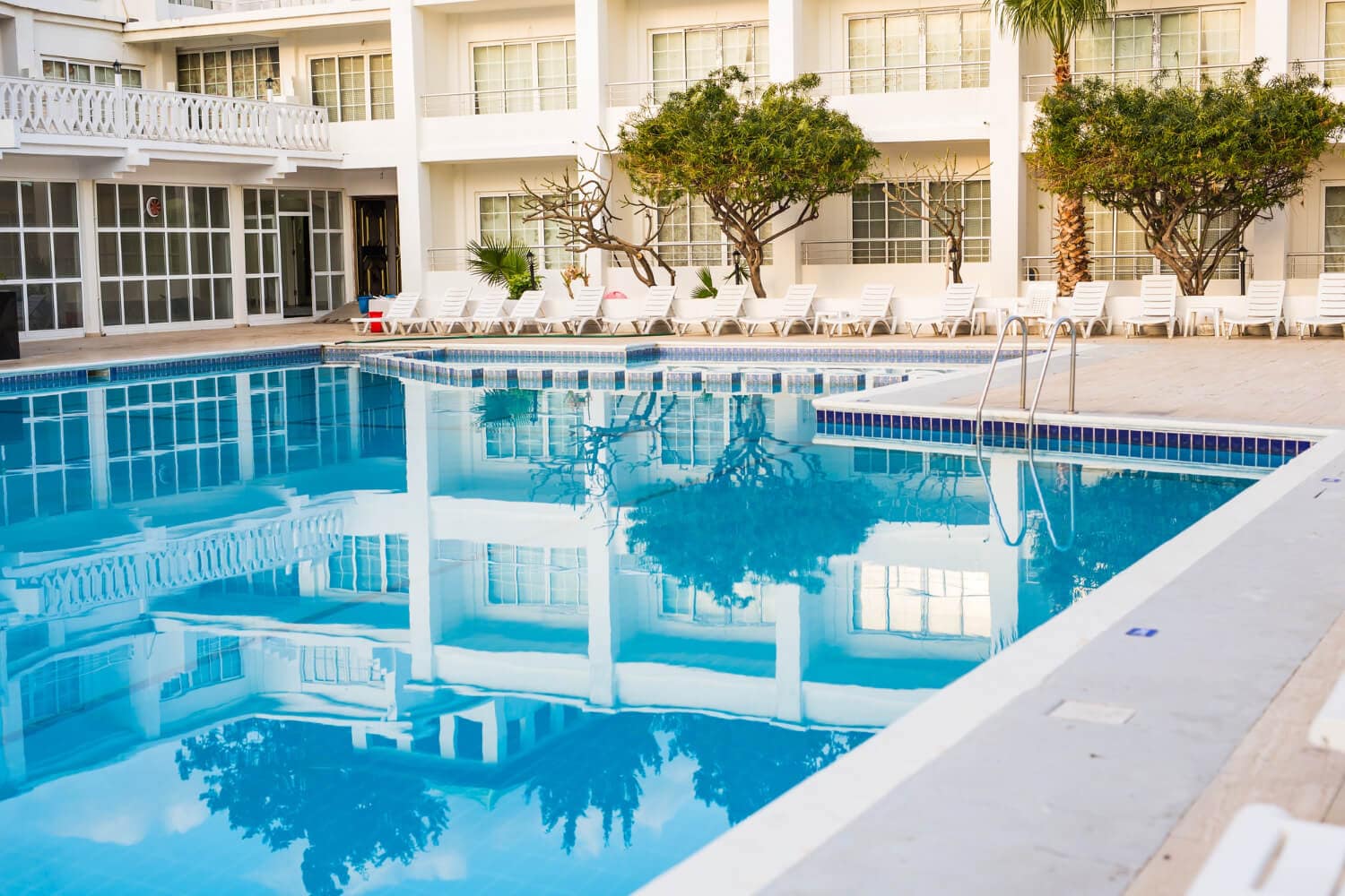 10 Most Common Types of Swimming Pools - Kentucky Pool Company ...